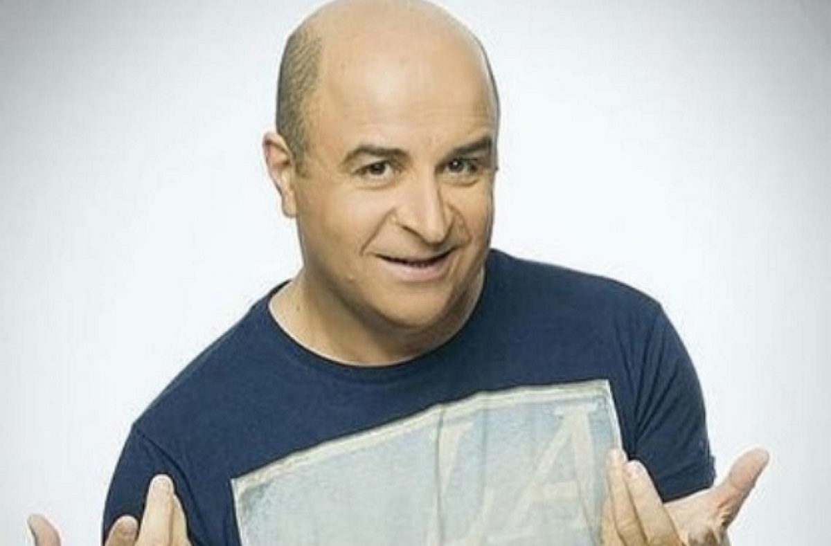 Γιος πασίγνωστου ηθοποιού εργάζεται ως τεχνικός στο θέατρο του Μάρκου ...