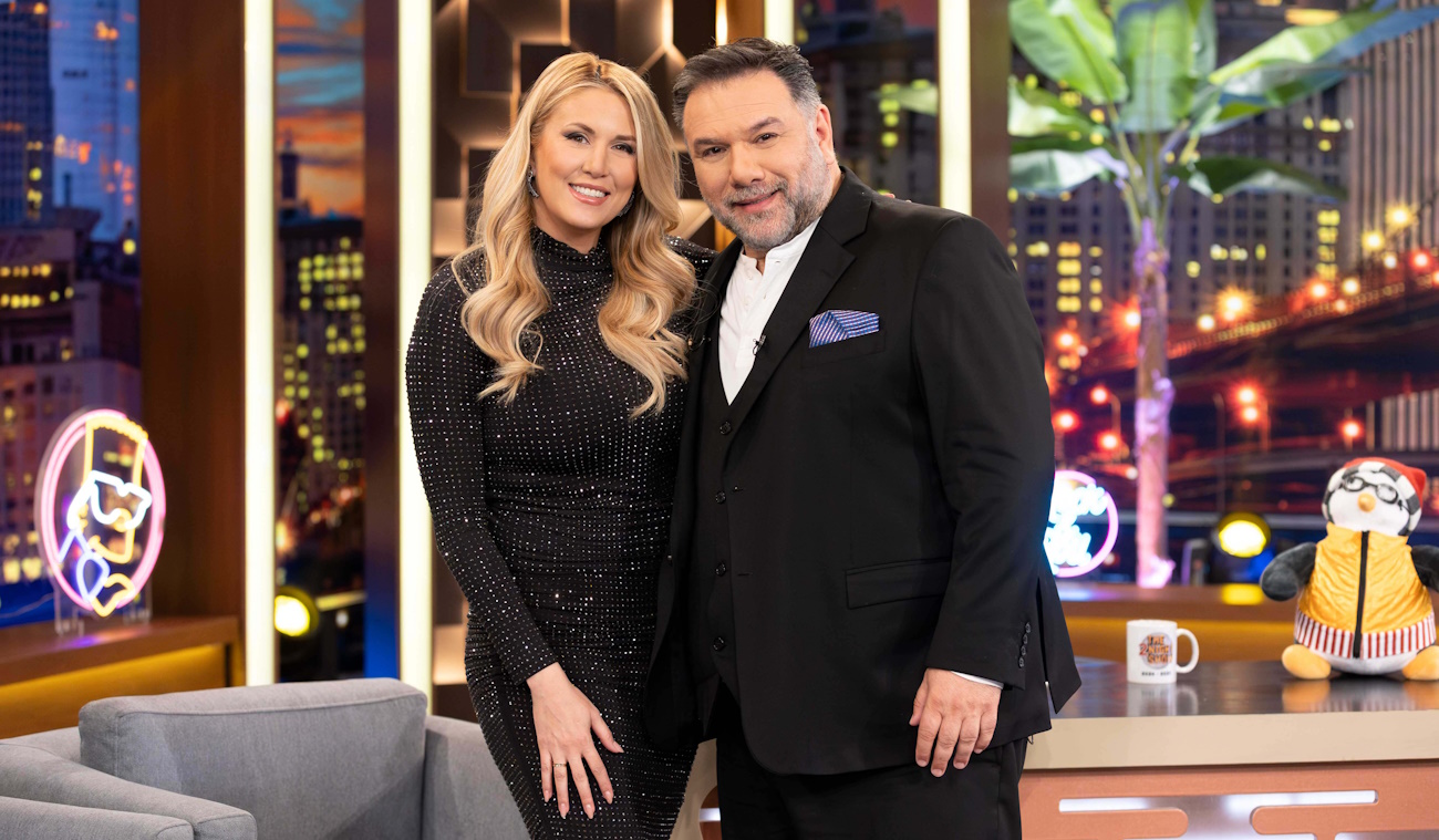 The 2Night Show: Φωτεινή Πετρογιάννη και Βάσω Λασκαράκη ανοίγουν τα ...