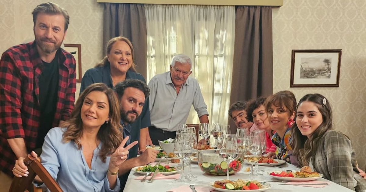 Το σόι σου: Το πρώτο τραπέζι των Χαμπέων, έξι χρόνια μετά, είναι γεγονός