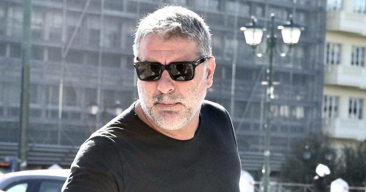 Βασίλης Μπισμπίκης: Ποιος προσκάλεσε τον ηθοποιό στη σκηνή του Πάνου ...
