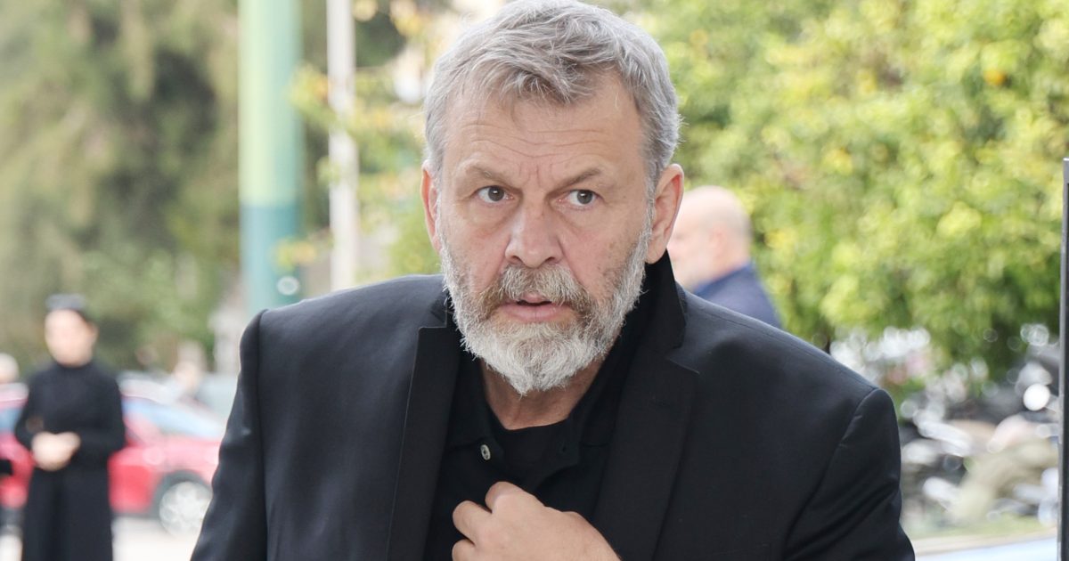 Αντέδρασε ο Απόστολος Γκλέτσος: «Έρχεσαι πρωί πρωί να με ρωτήσεις γι ...