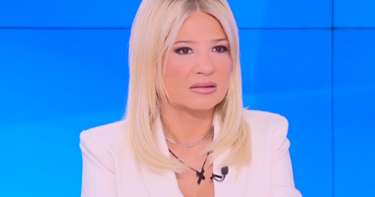 Έξαλλη η Φαίη Σκορδά με τον Φειδία Παναγιώτου: «Μου έχει ανέβει το αίμα ...