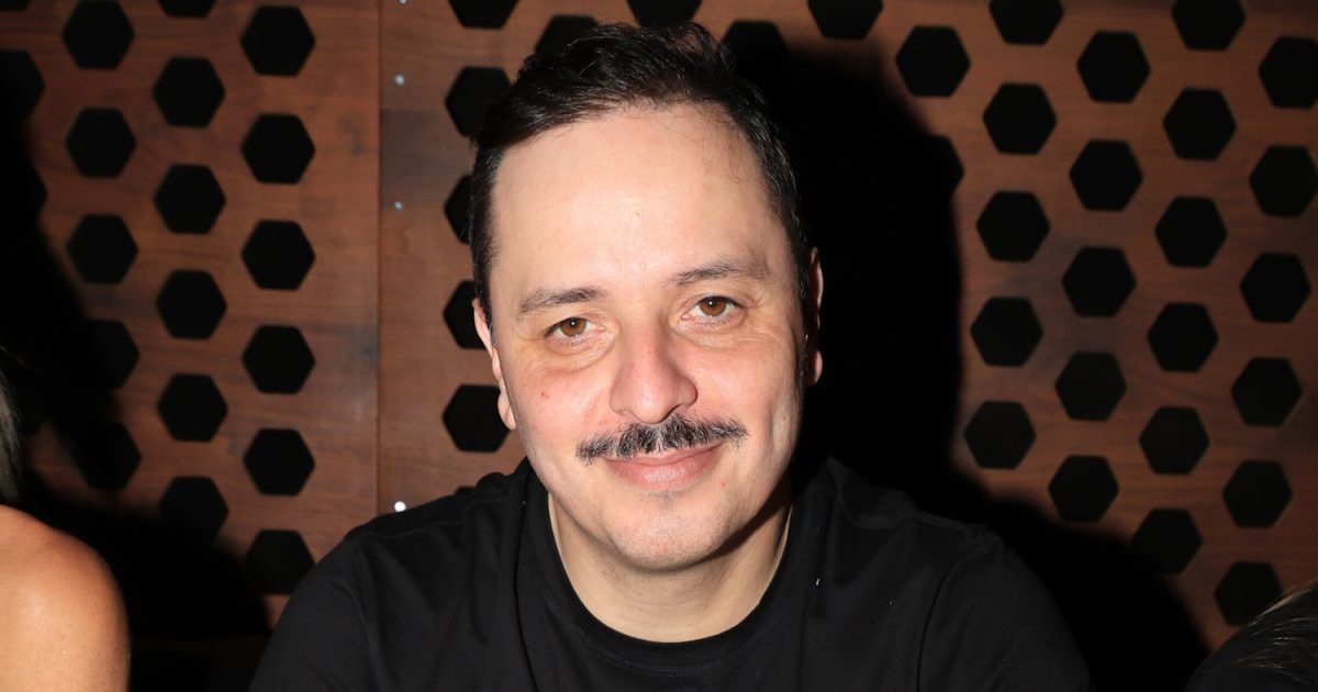 Αλέξανδρος Τσουβέλας: «Μια φορά τον χρόνο τρέχω δικαστικά κάποιον που ...
